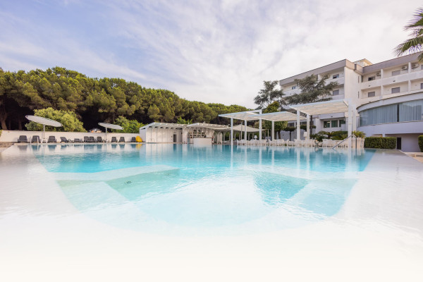 Seafront 4 Star hotel in Capaccio Paestum with swimming pool
